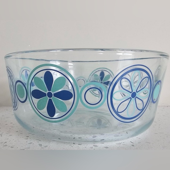 Pyrex | Kitchen | Vintage Pyrex Glass Bowl With Blue And Teal Pinwheel ...